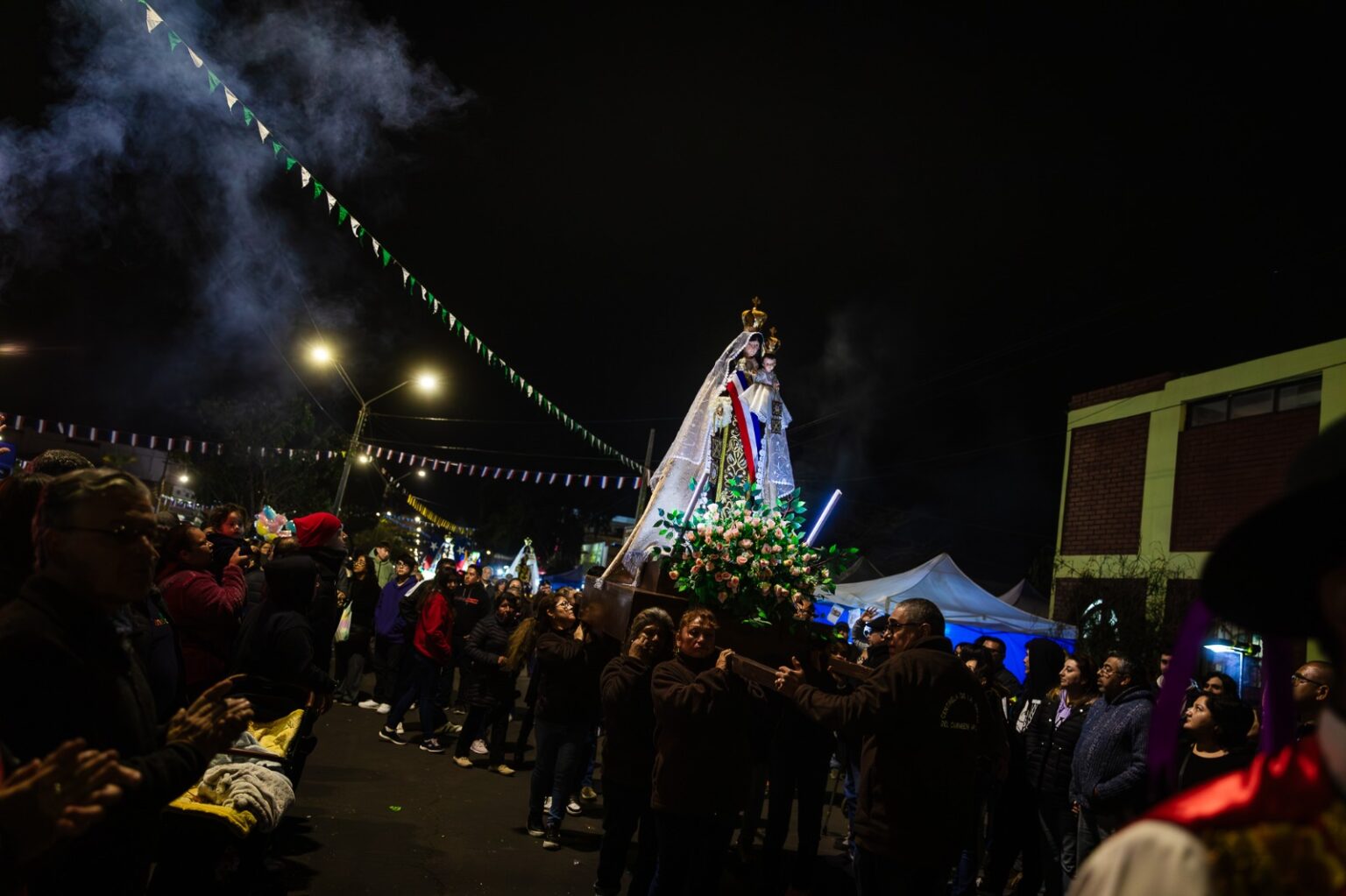Miles de fieles celebraron a la Virgen del Carmen en la Tirana Chica ...
